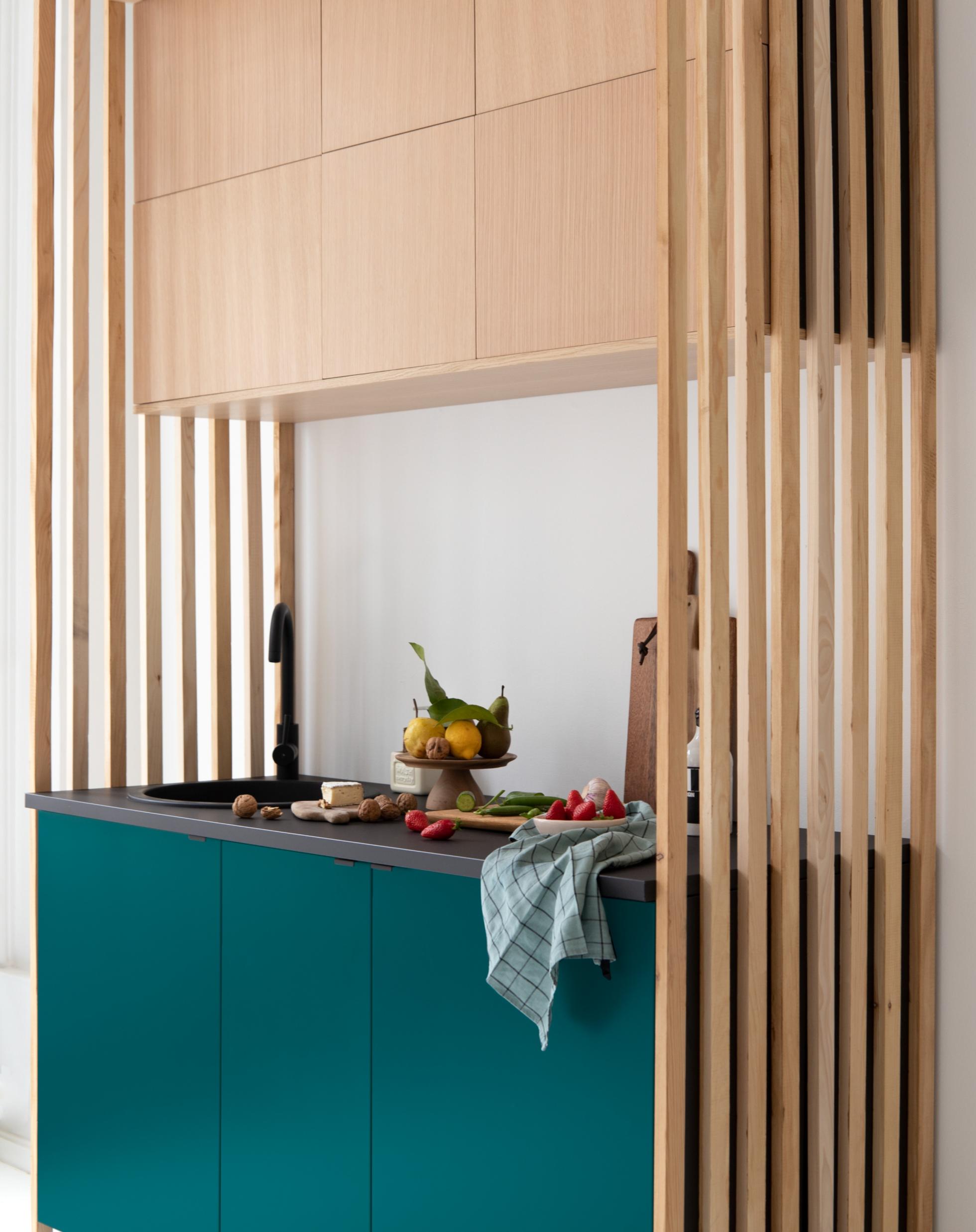 Tutorial: Claustra in a small kitchen | Plum Living
