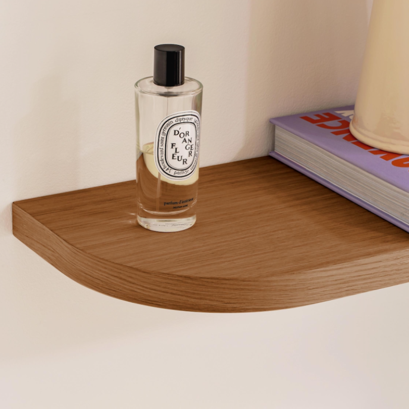 Curved floating shelf 120cm | Plum Living